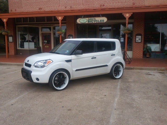 The Kia Soul: Old School Genes in a Evolutionary Boxy Vehicle... - THA ...