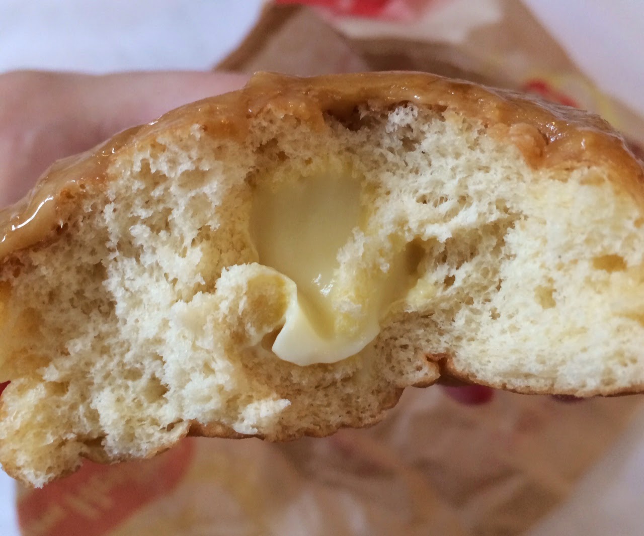 Canadian Maple Donut From Tim Hortons / ティム・ホートンズのカナディアン メープル ドーナツ ~ I ...