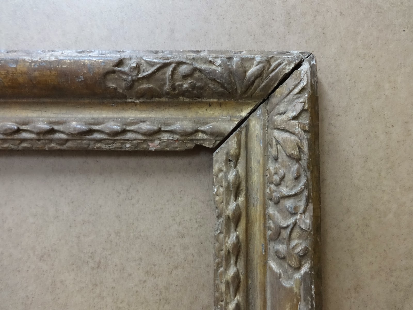 Antique Frame Sale: A 17th/18th Century English Lely Frame