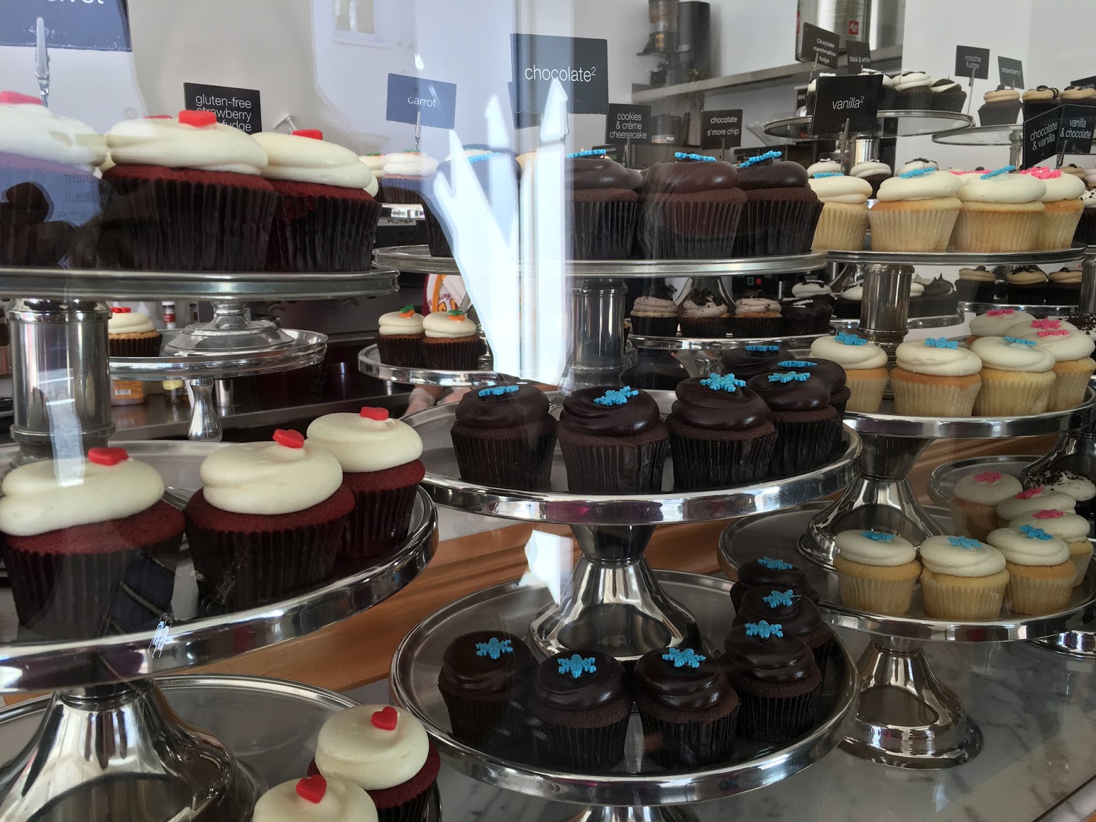 How to Visit Georgetown Cupcake, the Famous DC Cupcakery