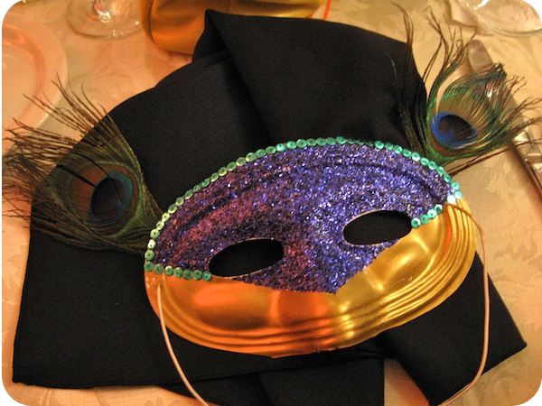 DIY: Easy Feather & Glitter Mask | Neon Rattail