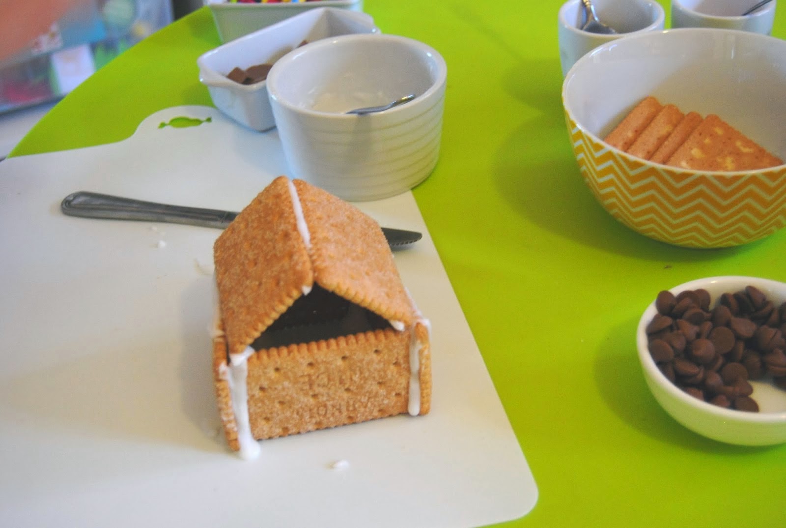 Room 7 St Albans School: Biscuit houses, please contribute