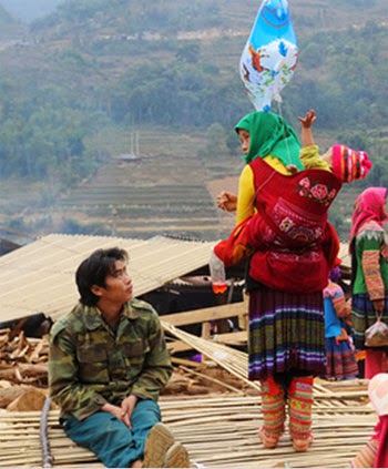 sapa trekking tours: Sapa spring fair