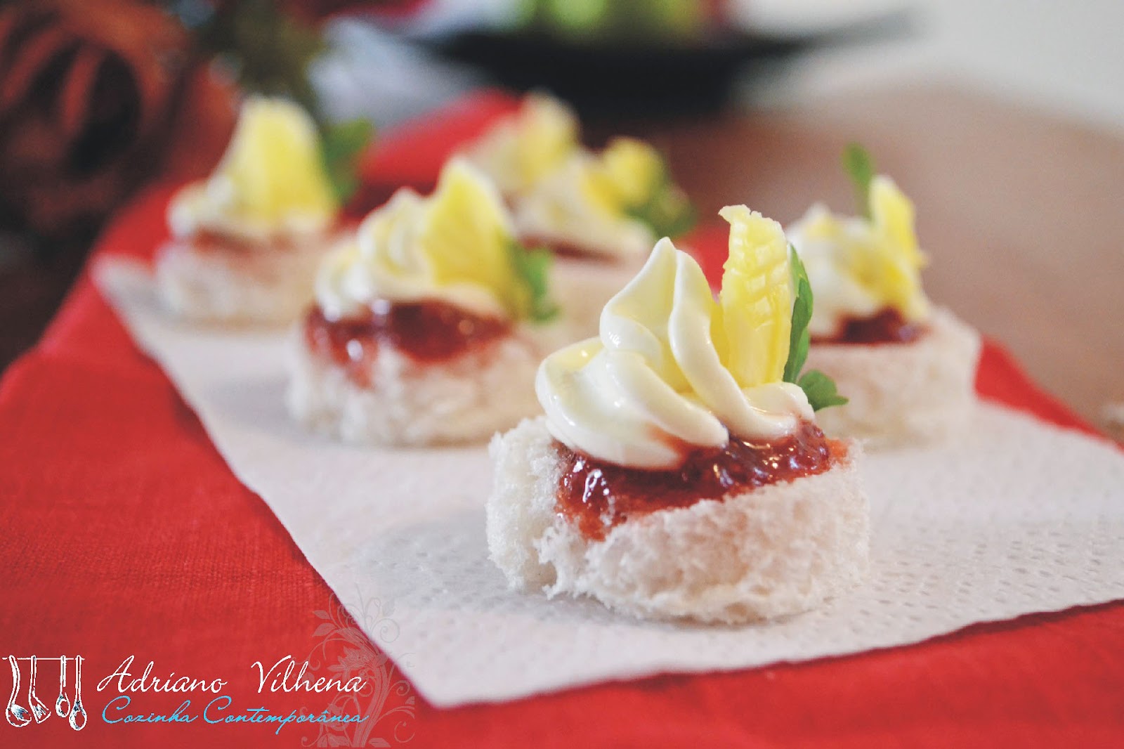 Adriano Vilhena Cozinha Contemporânea: Receita: Canapé a la Motte e morango