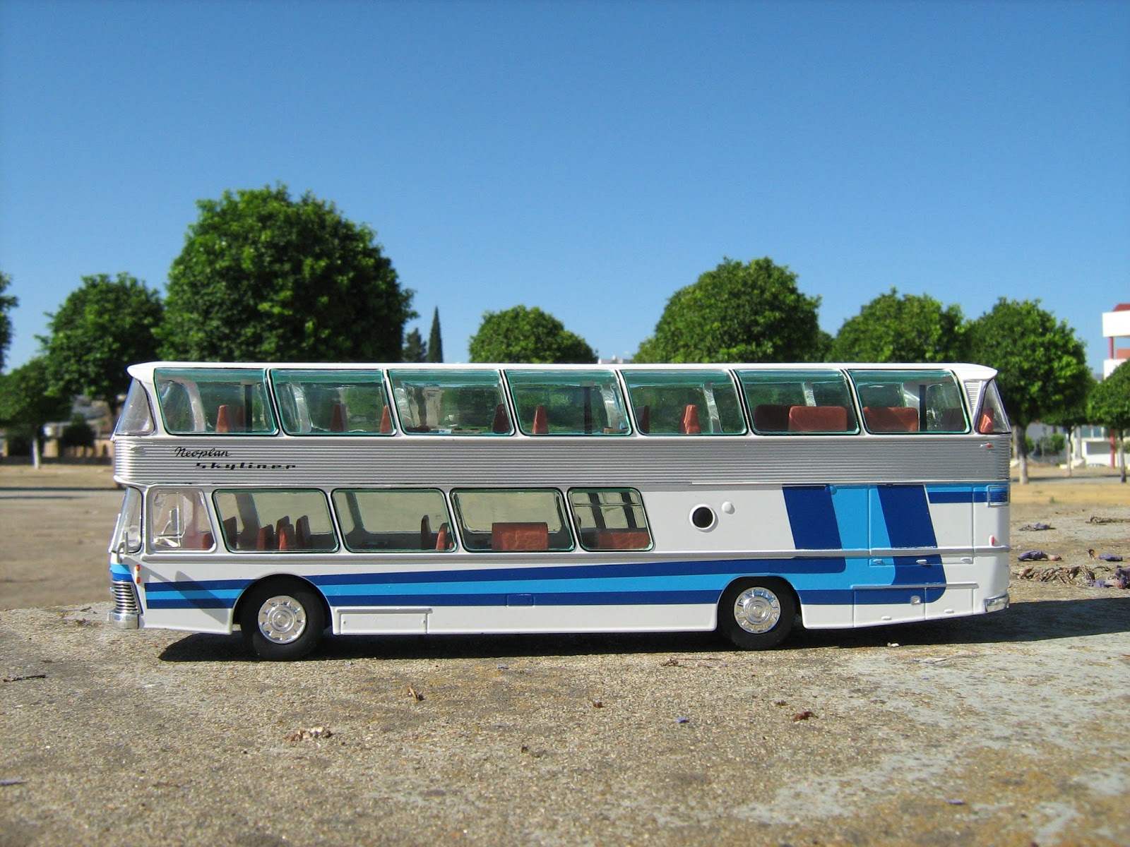 El Garaje Algabeño: Neoplan NH 22 "Skyliner" de IXO/Hachette