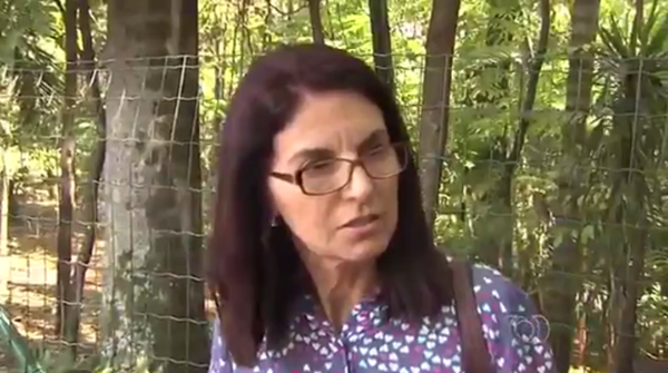 Senhora que sai correndo de repórter vira meme - MUITO MAIS POP