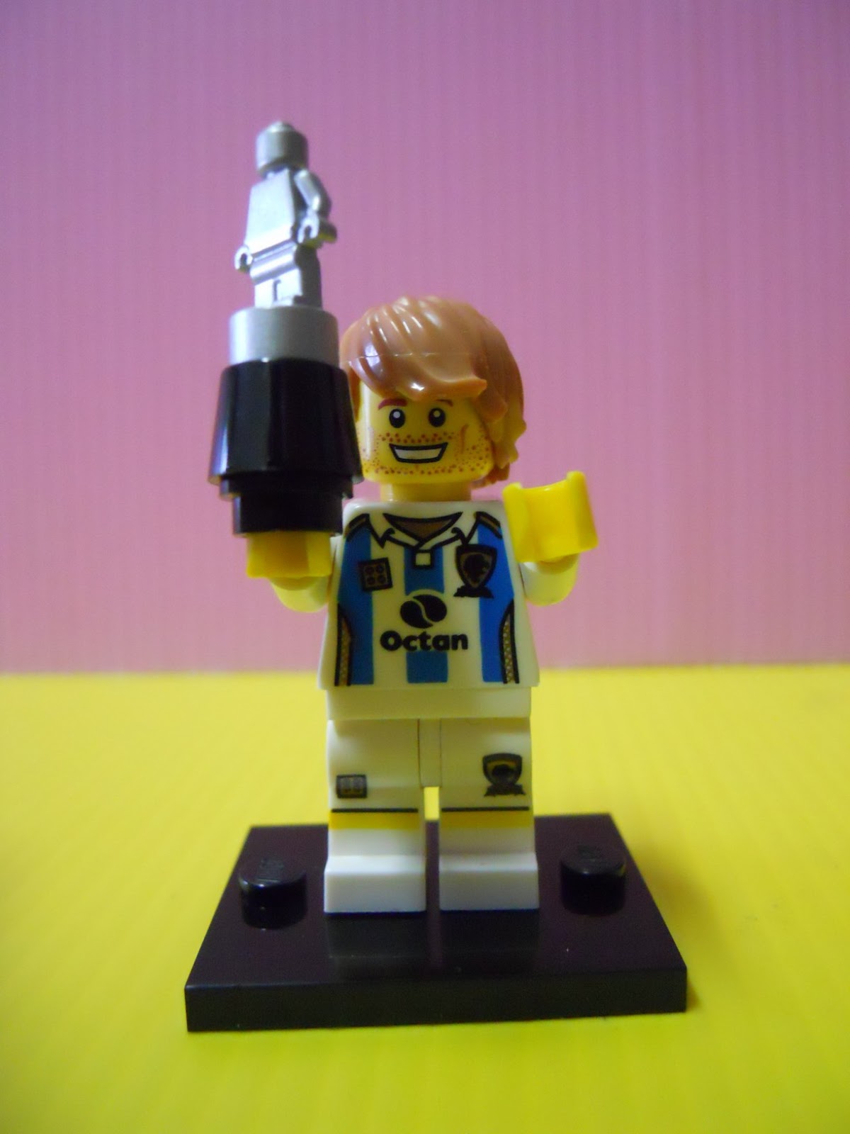 Dexters Diecasts (DexDC): LEGO Minifigure Series 4 ~ Football / Soccer ...