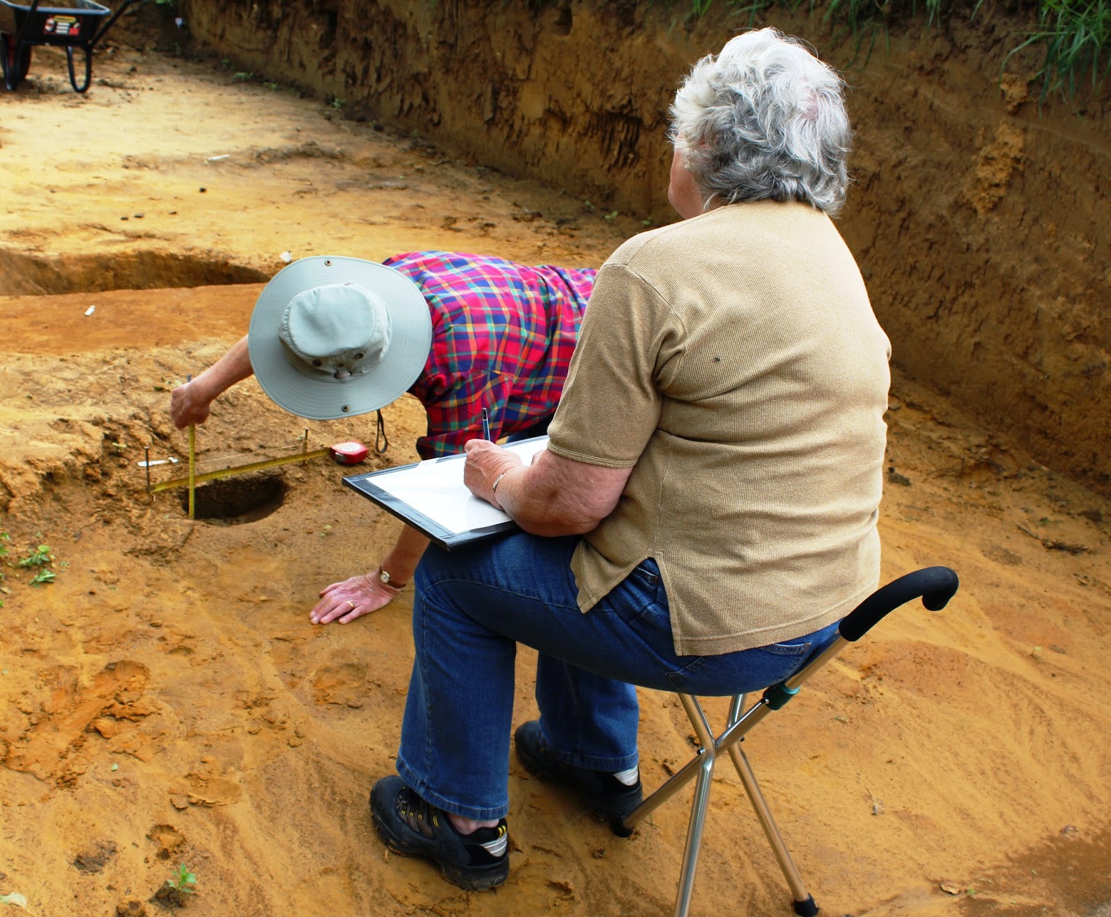 Dorset Diggers Community Archaeology Group: Saturday dig