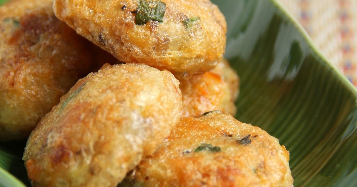 BitterSweetSpicy: Begedil (Potato Cutlets)