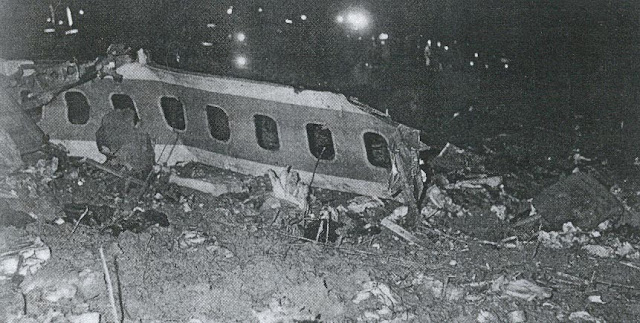 What happens when Lightning strikes an aircraft? - Aircraft Nerds