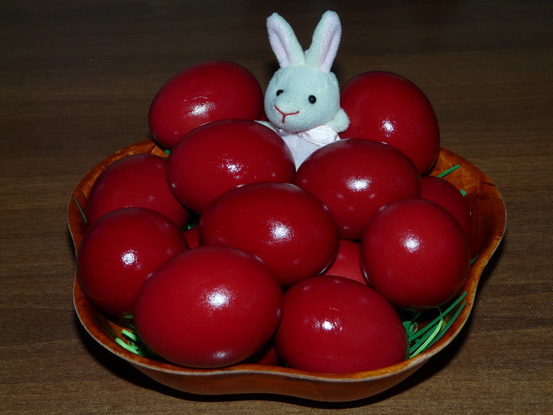 Intre legenda si adevar: Legenda ouălor rosii