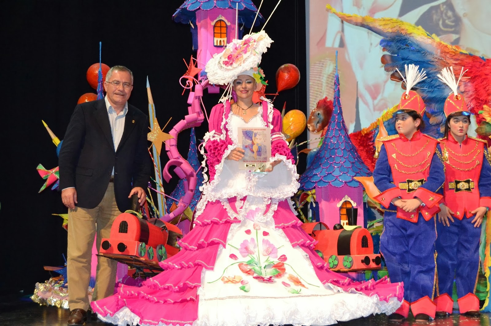 Águilas Radio: Concurso de Trajes de Papel y Maquillaje Corporal 2014