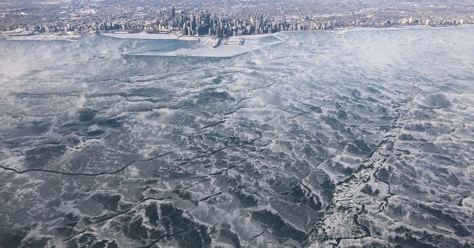 Magnificent Pictures Of Frozen Steaming Lake Michigan In Chicago, With ...