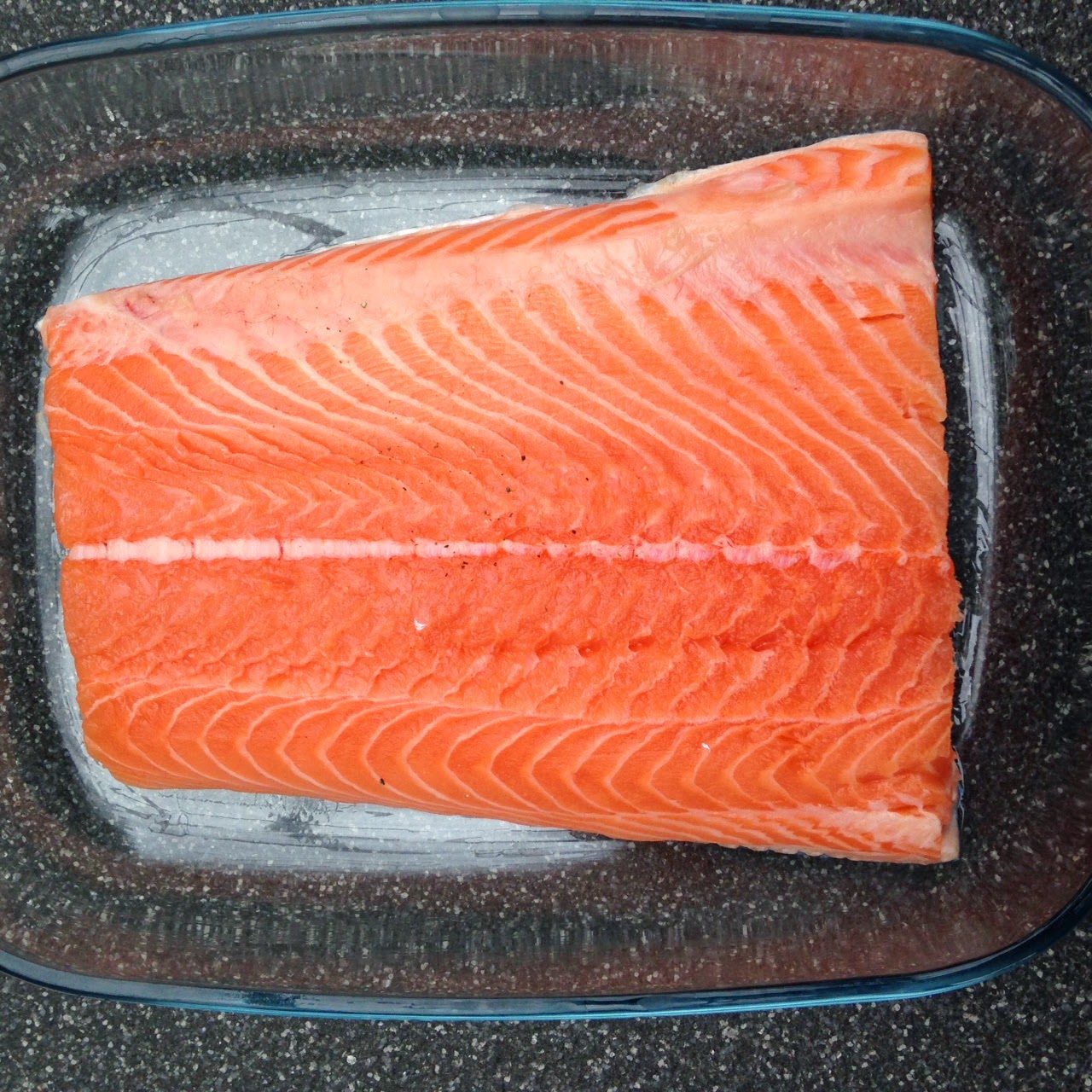 Arkea ja arjesta irtaantunutta: Smetana-lohi uunissa