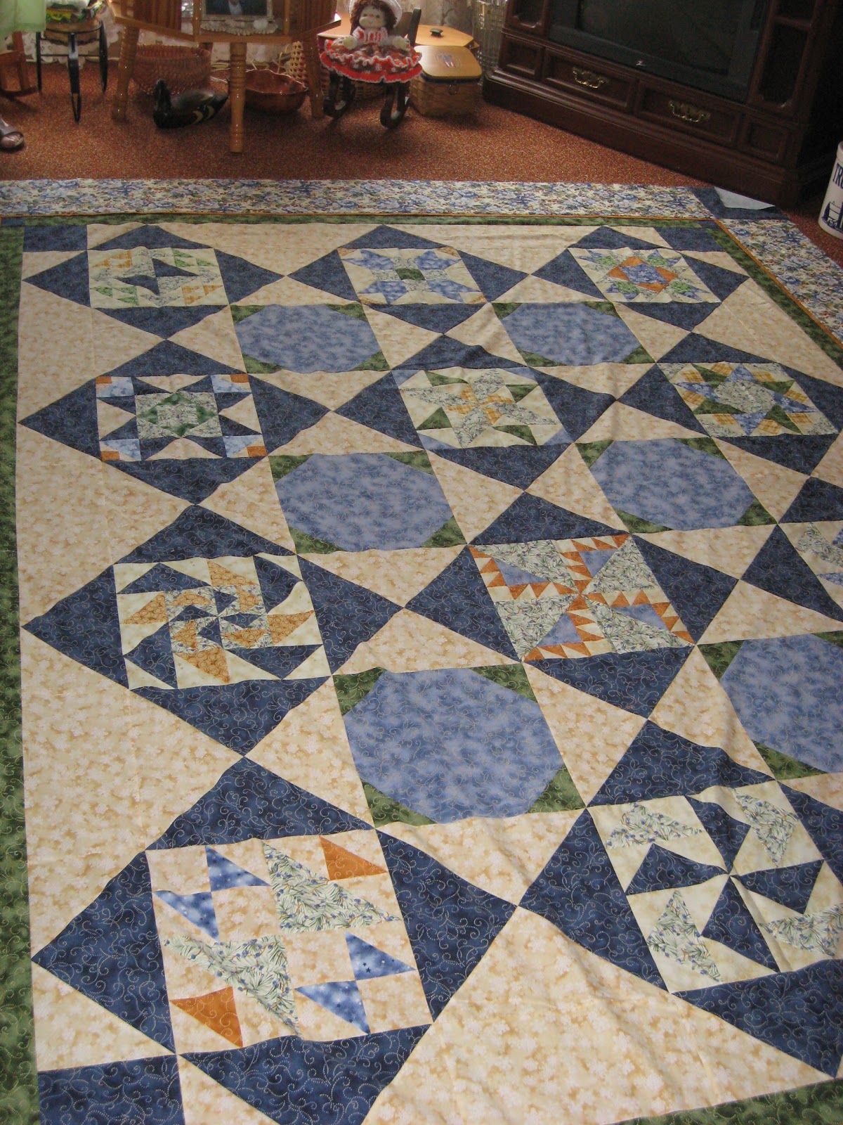 Kay'z Quiltz: Finished Bluebird Wall Hanging, Teaching Em, & Mom's ...