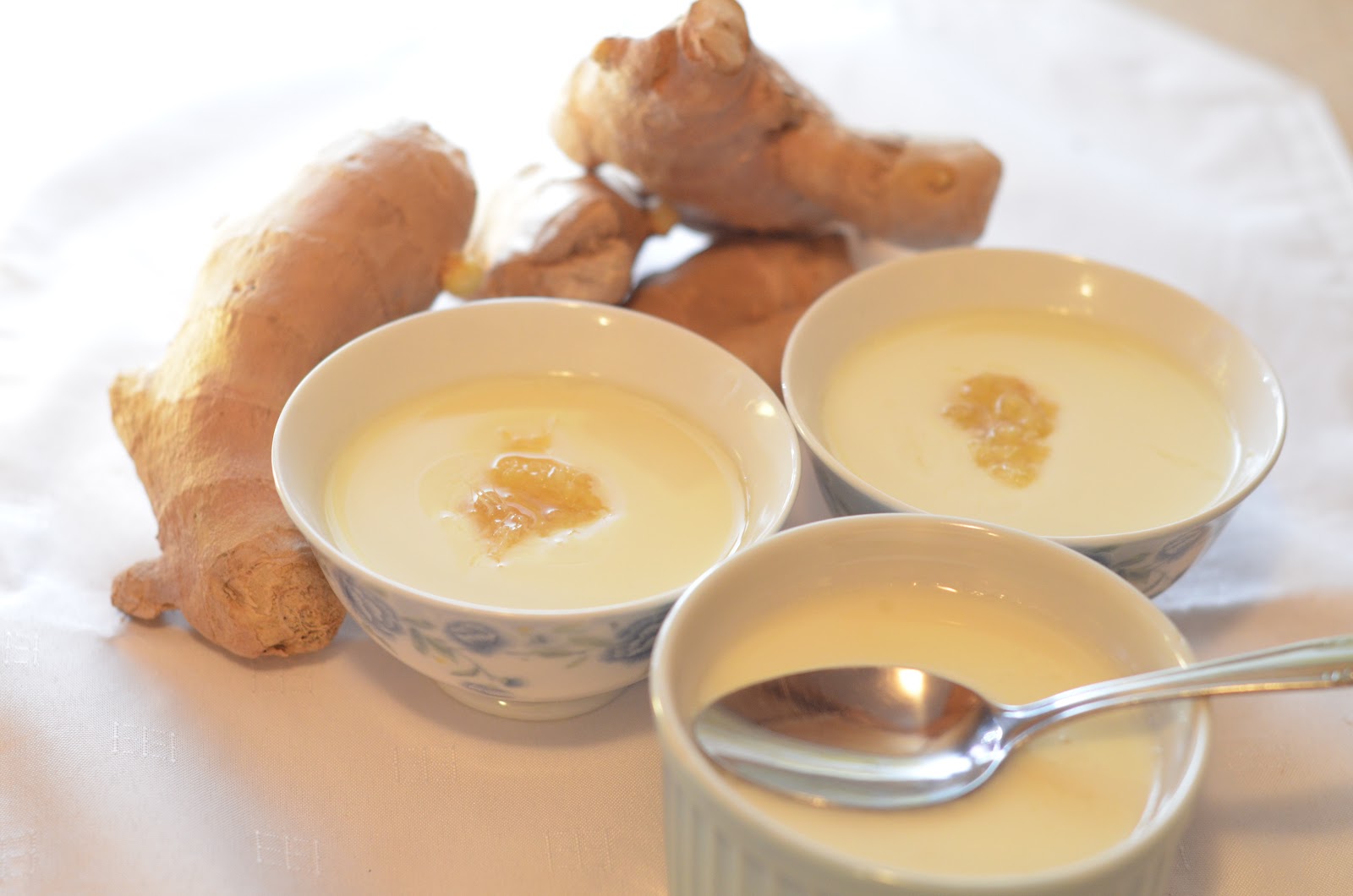 Kitchen Limited: Ginger Milk Pudding ( 姜汁撞奶)