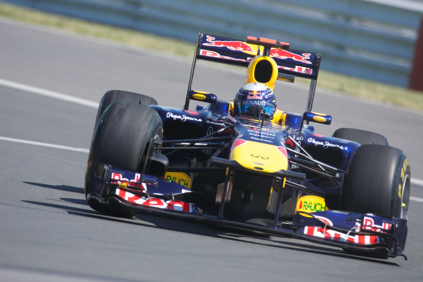 Talking about F1: The F1 blog: Belgian GP Report: Nothing can stop Seb