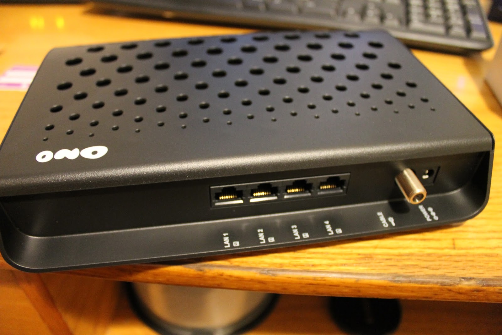 Tecnología, Scene, Gadgets,etc...: [Unboxing] Router ONO Hitron Technology
