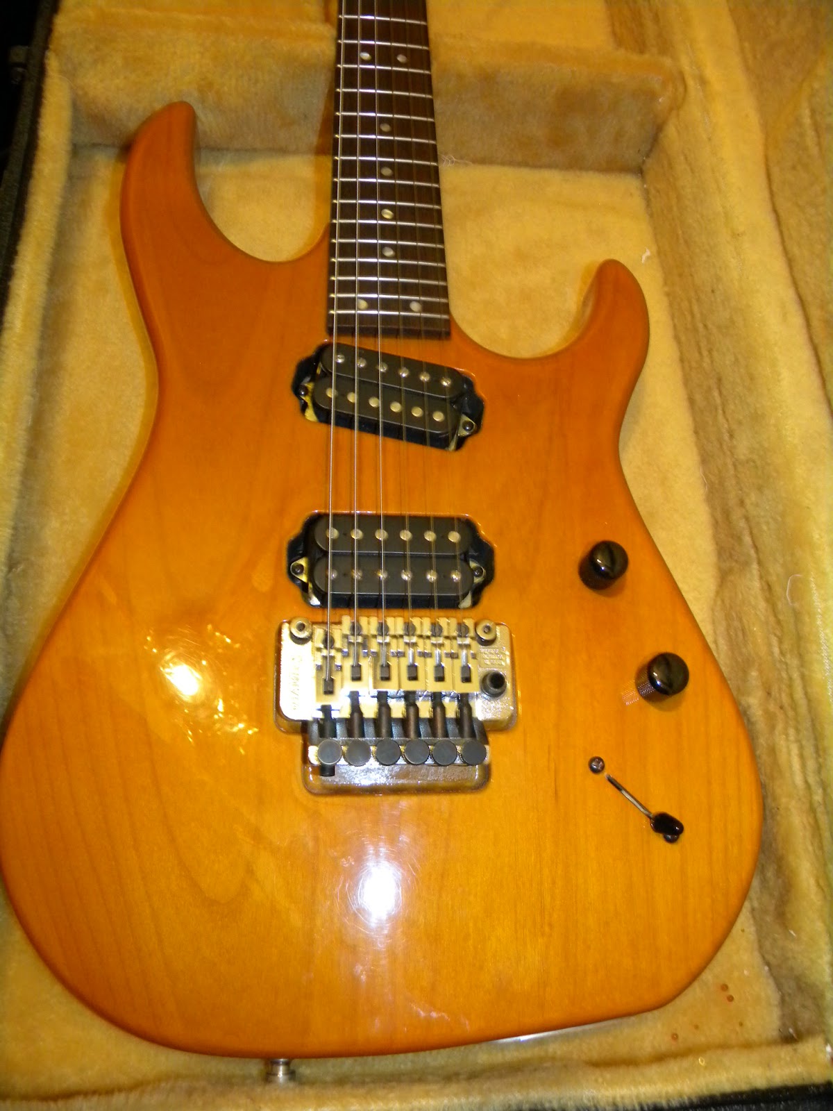 Zyro Guitars: Hamer Diablo USA