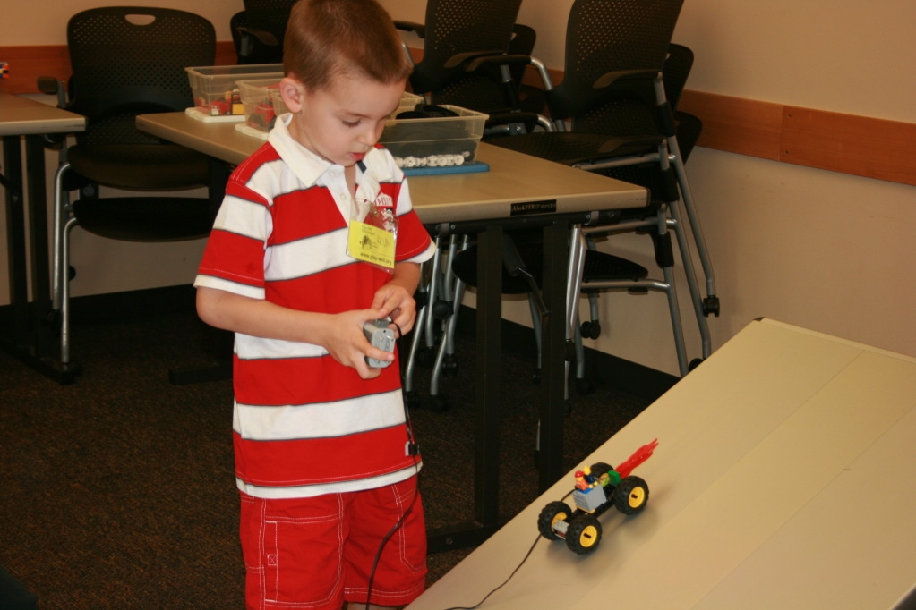 Kevin's Lego Designs: Lego Play Well & YMCA Lego camp - summer 2010