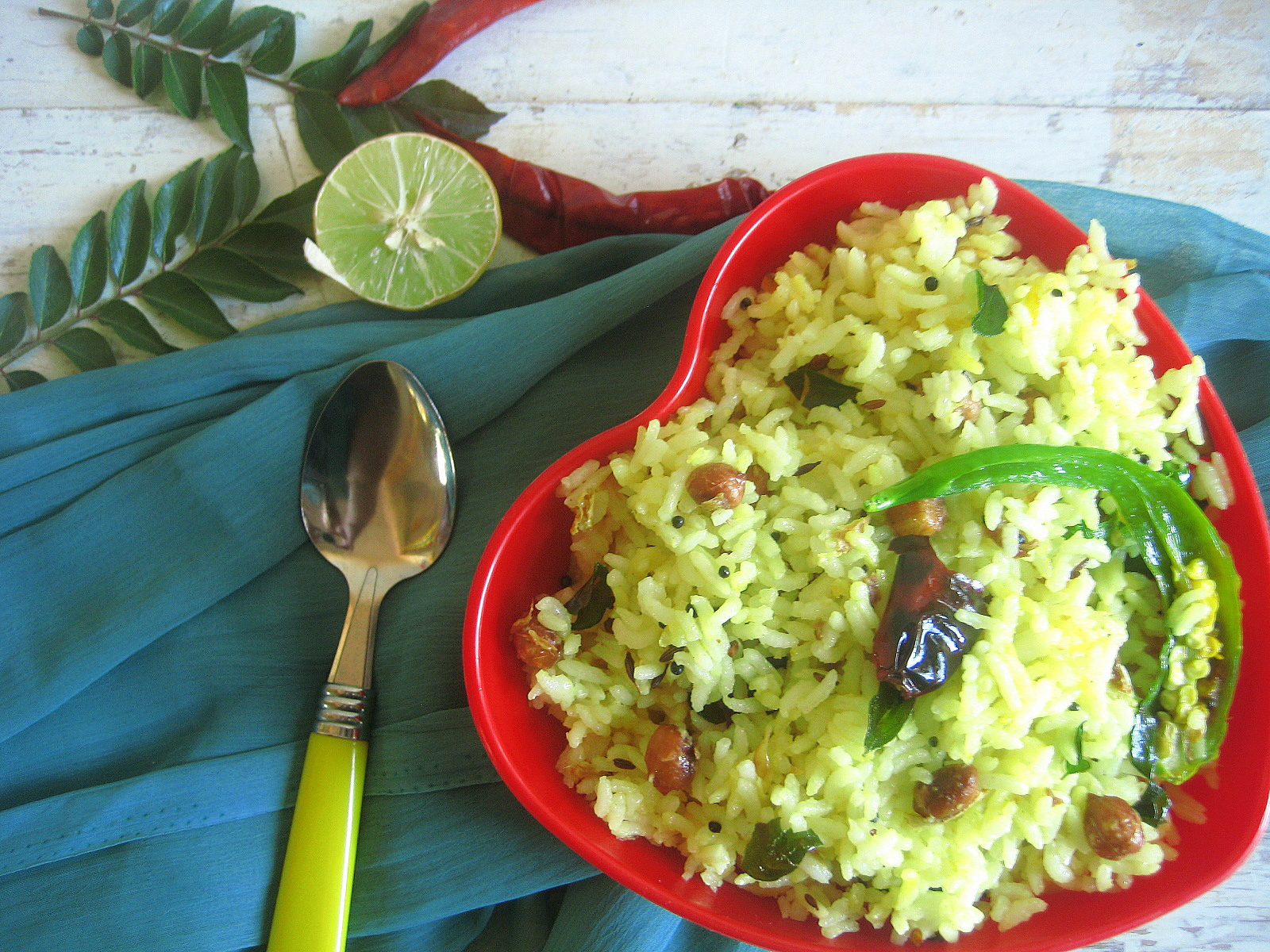 madhuri's kitchen: Lemon rice / Nimmakaya annam