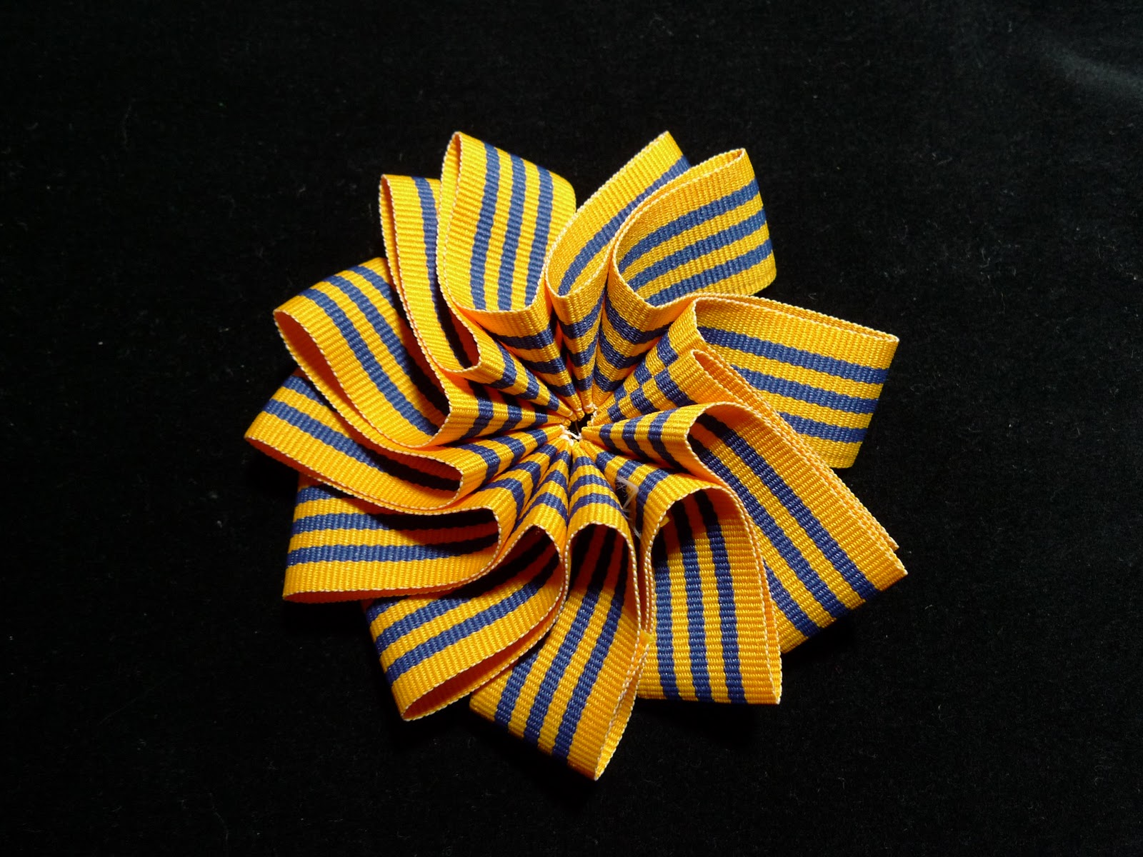 Let it fly!: Decorating for July 4: Here come the cockades!