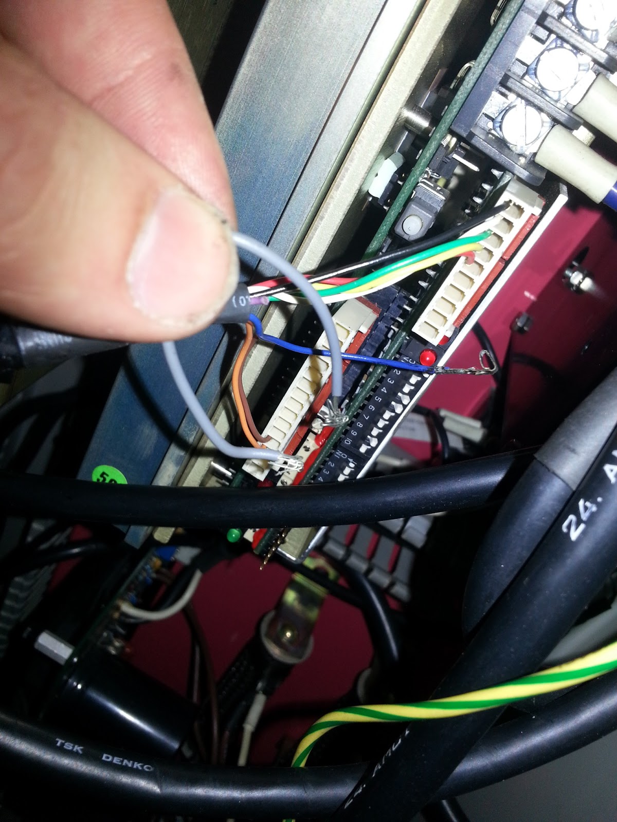 YAMEB: Getting the Dyna Myte 1007 CNC Mill Working