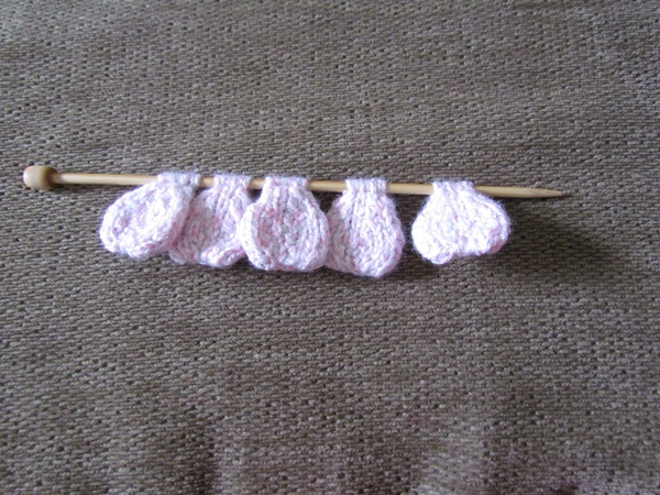 The Yarn Art Cafe: Free Knitted Flower Pattern