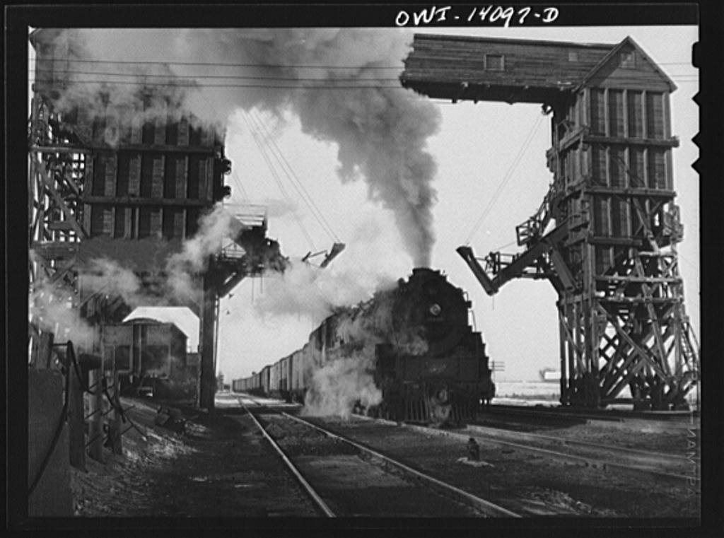 Towns and Nature: Nelson, IL: UP/C&NW Coaling Tower