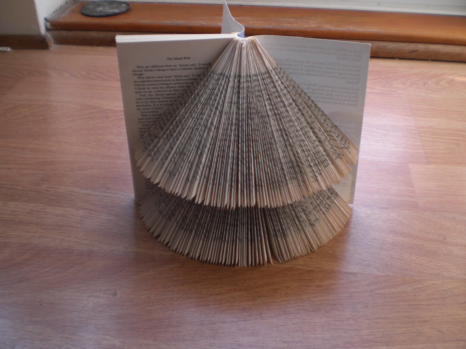 jean's muse: Angels and Christmas trees, folded books