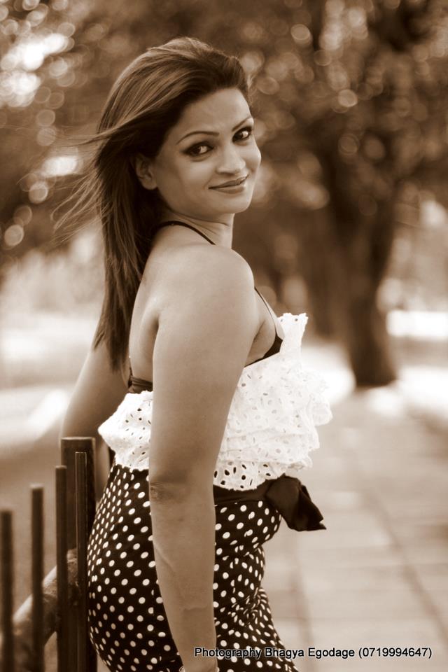 Inoka Nilmini Wijayasinghe - Hotoimage