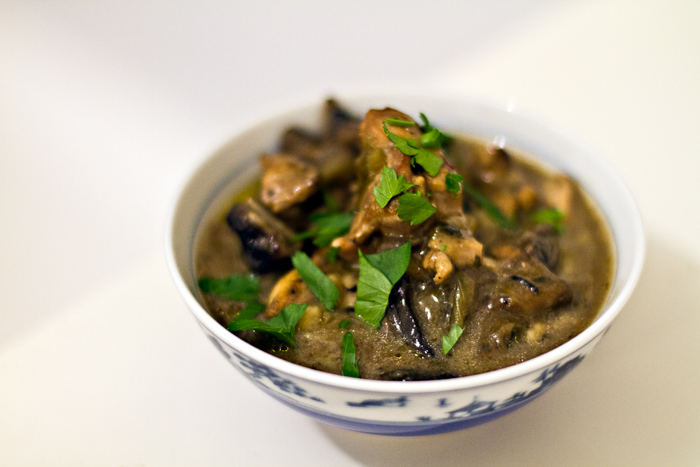 Season with Saltbush: Native Thyme and Lemon Myrtle Chicken Casserole