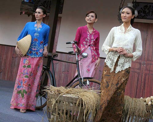 Kumpulan Foto Model Baju Kebaya Encim - Trend Baju Kebaya