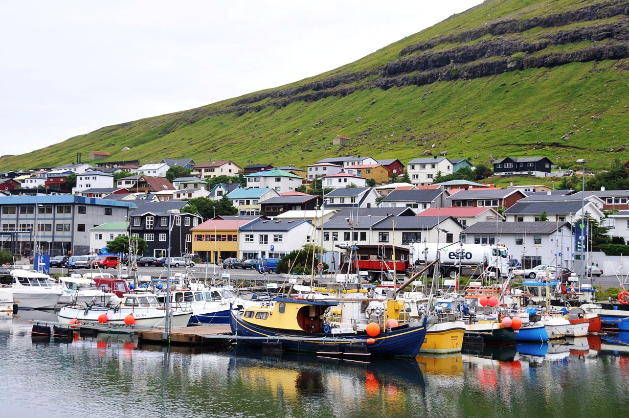 Ultima Thule: Klaksvik, a lively faroese harbour with a view