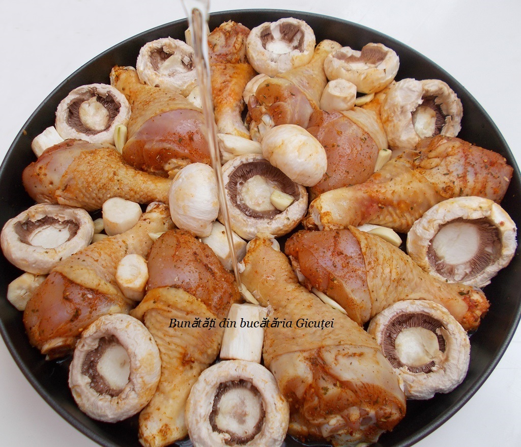 Ciocanele de pui cu ciuperci la cuptor - Bunătăți din bucătăria Gicuței