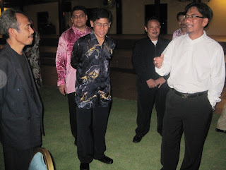 SANTAI UNDANGAN MAKAN MALAM DG REKTORAT KETIKA DI UNIVERSITY TRENGGANU ...