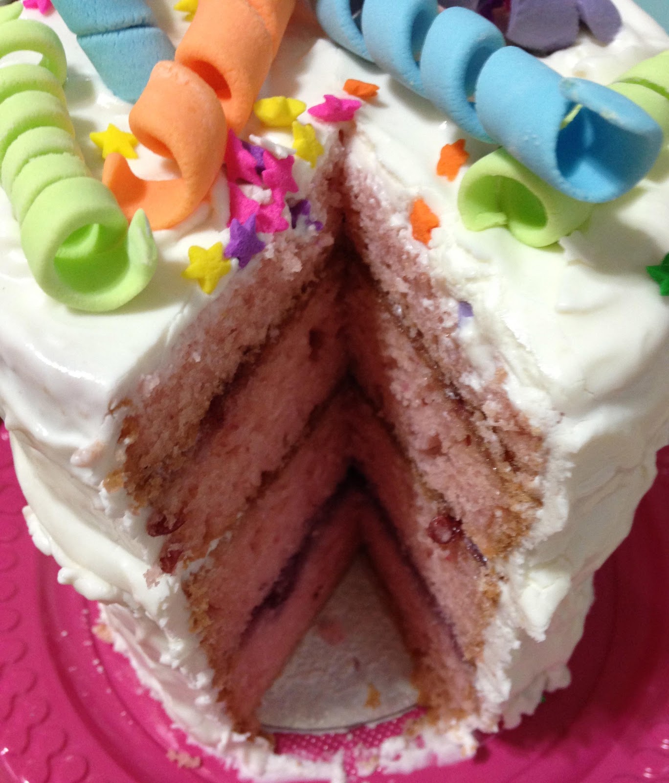 MY LITTLE PARTY PLANNER: Celebration streamer decorations for your cake