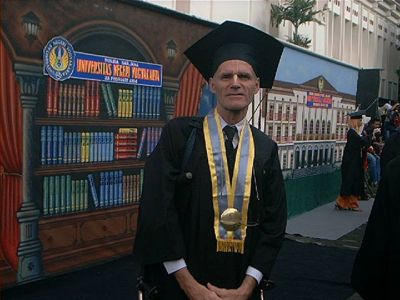 krishna1008: Bhakti Raghava Swami's -- new hat?