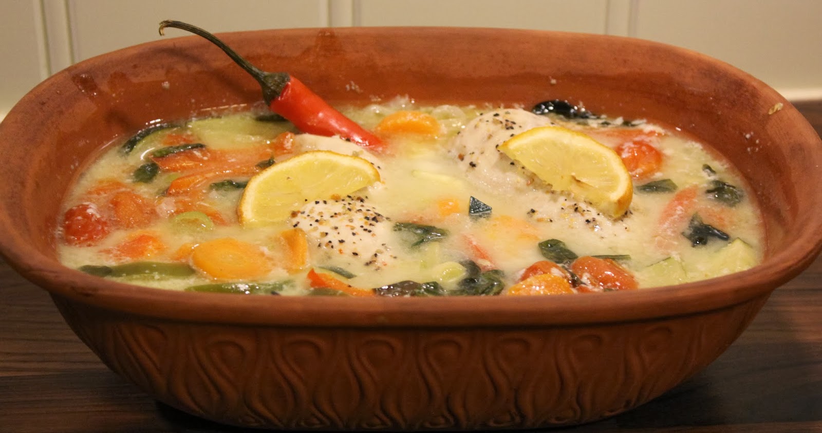 Velkommen til Kjøkkenkroken: Kylling og grønnsaker med kokosmelk i ...