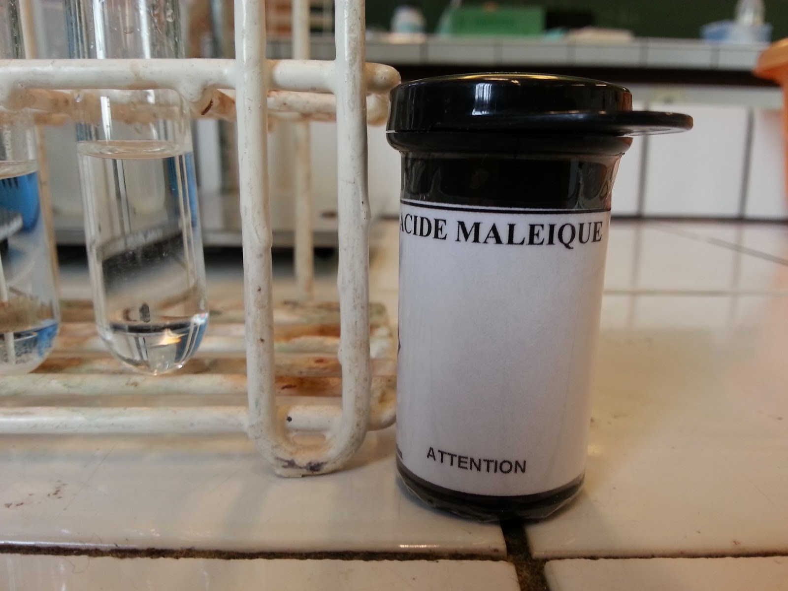 TP Terminale S: TP de Chimie 3 : Acide Maléique et Fumarique