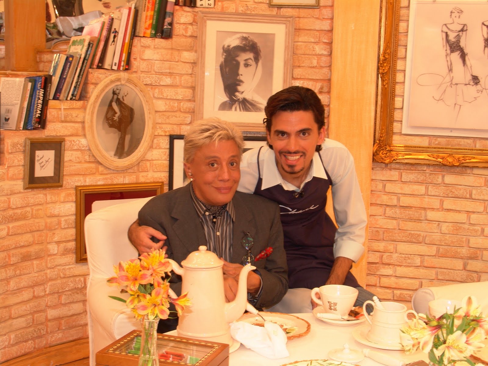 Blog Fabio Arcanjo: Clodovil Hernandes hoje completaria 73 anos