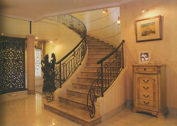 Reka Bentuk Tangga Klasik | Bayani Home Renovation