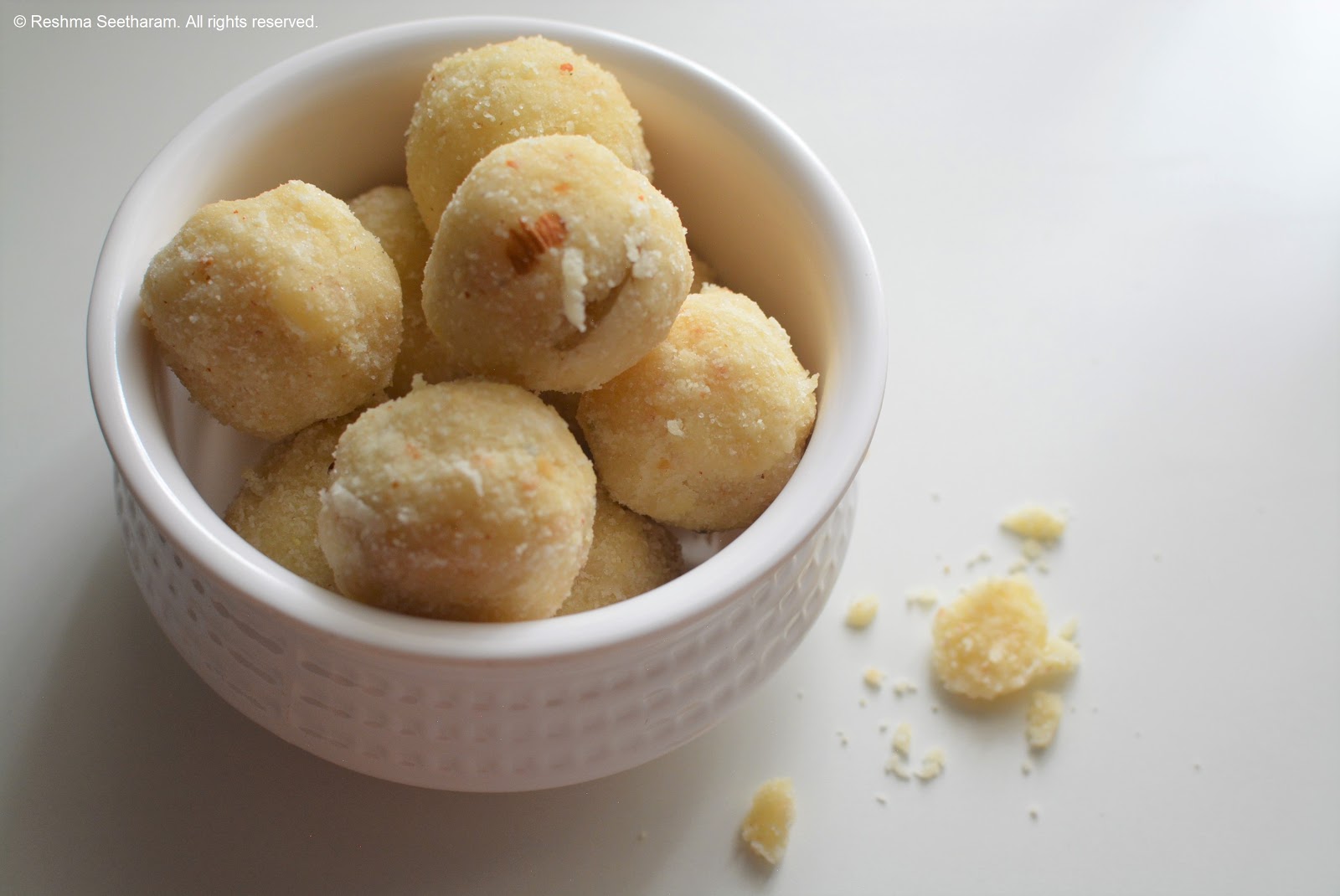 Rave unde/ laddu/Sweet semolina and coconut balls