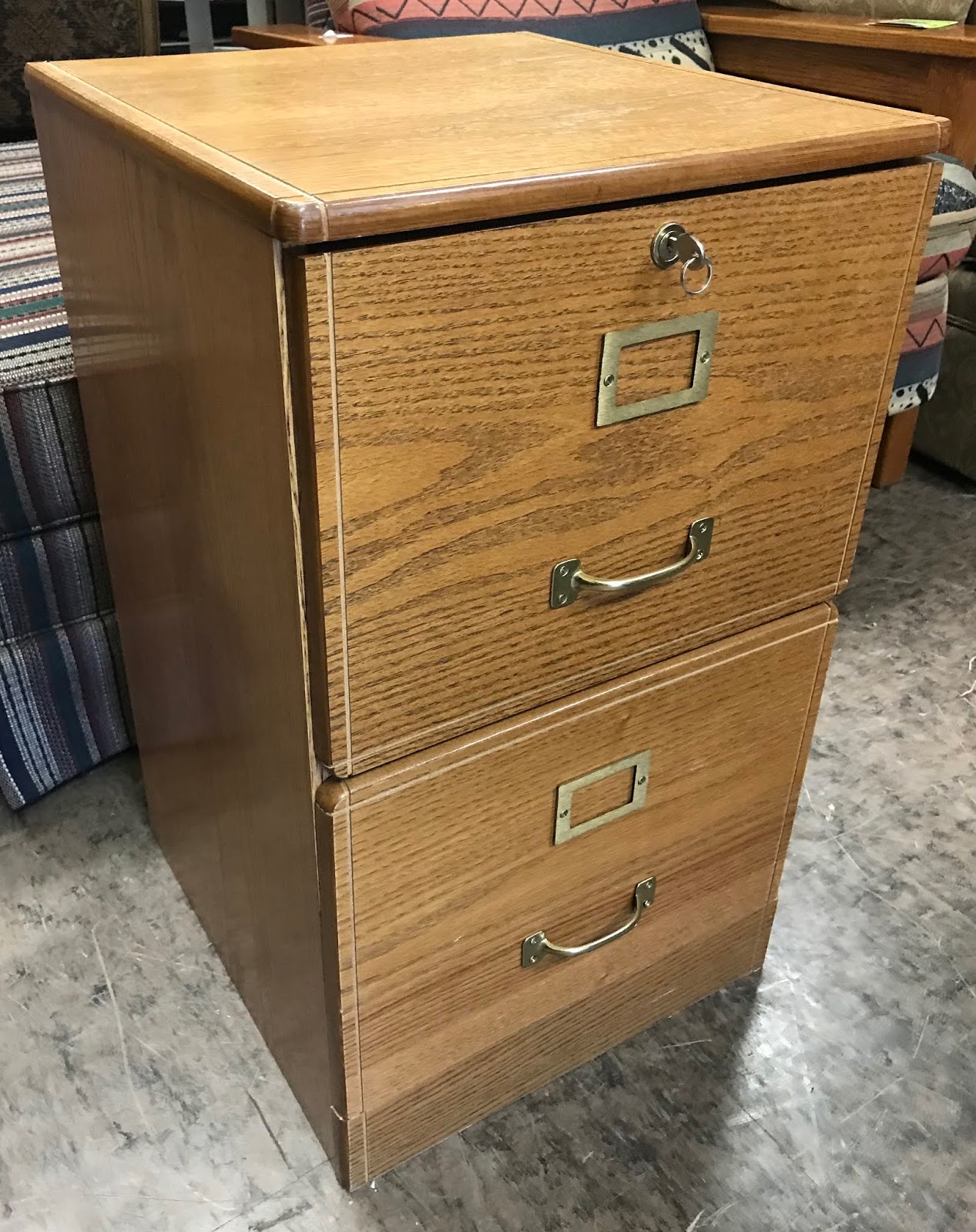 UHURU FURNITURE & COLLECTIBLES: SOLD #23780 Oak Finish 16” x 16” x 27 ...