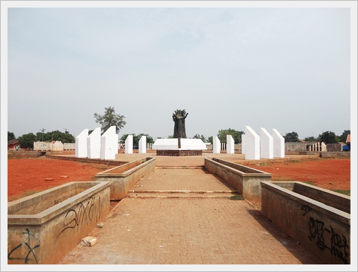 Maya Sharma: Contoh Feature Sejarah (Penulisan Feature)