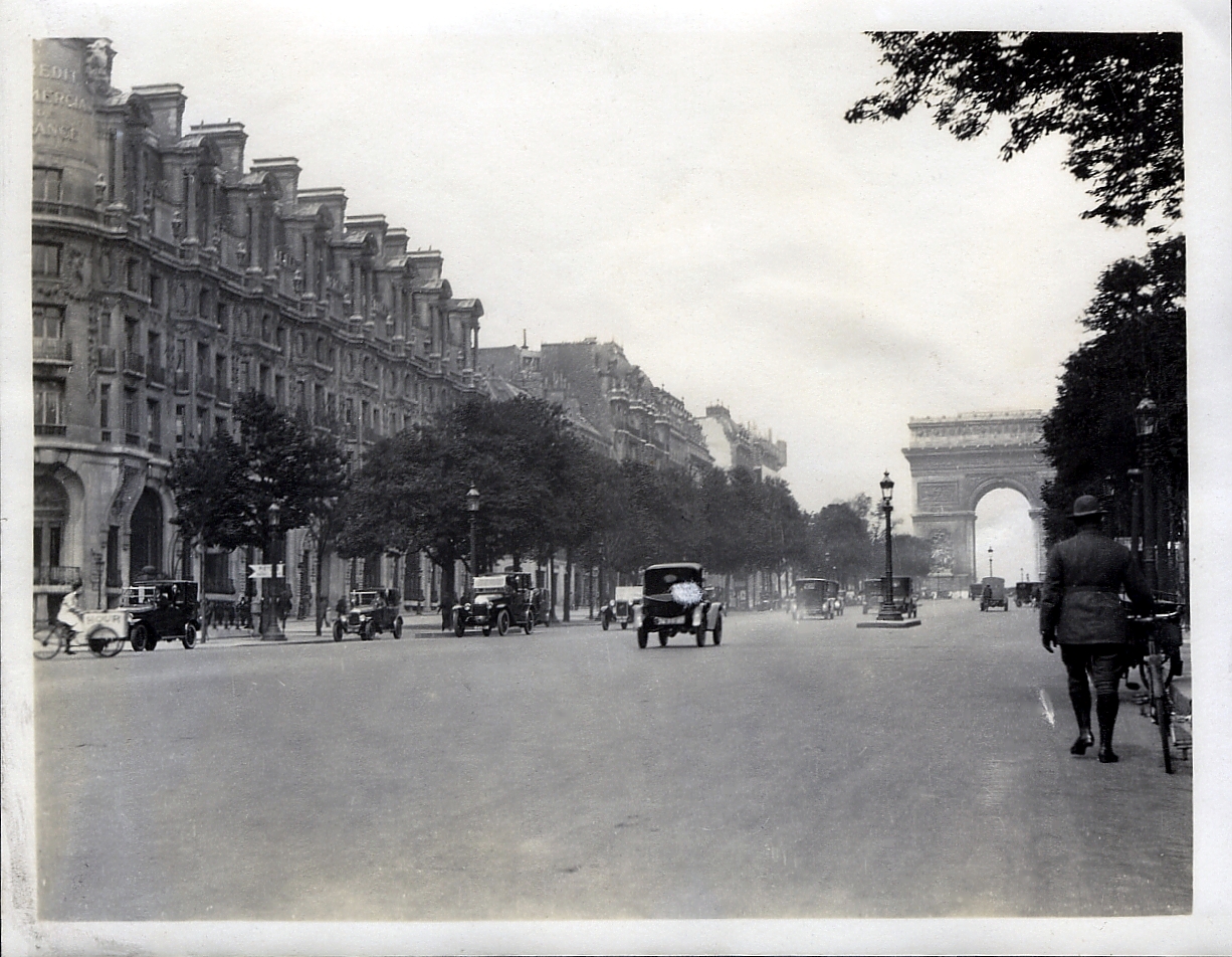 14 Amazing Found Snapshots of Paris in the 1920s ~ Vintage Everyday