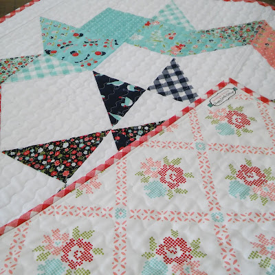 happy little cottage: Moda Love Quilt