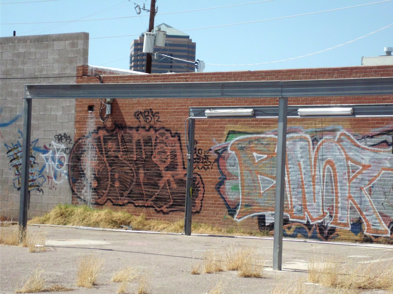 Arizona Graffiti: Abandon Buildings with Gaffiti