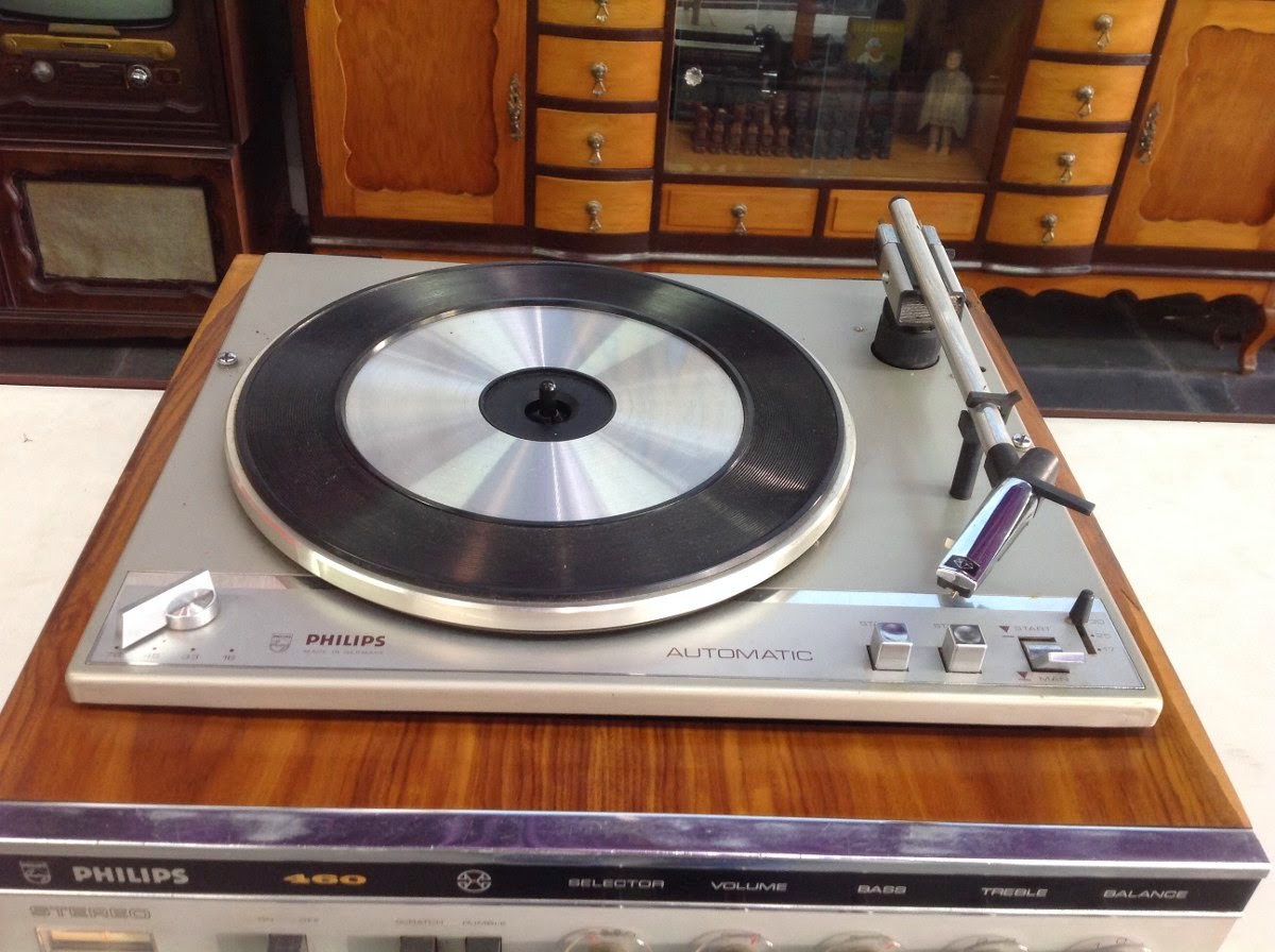 Som e Cia.: Toca-discos Amplificado Philips 460