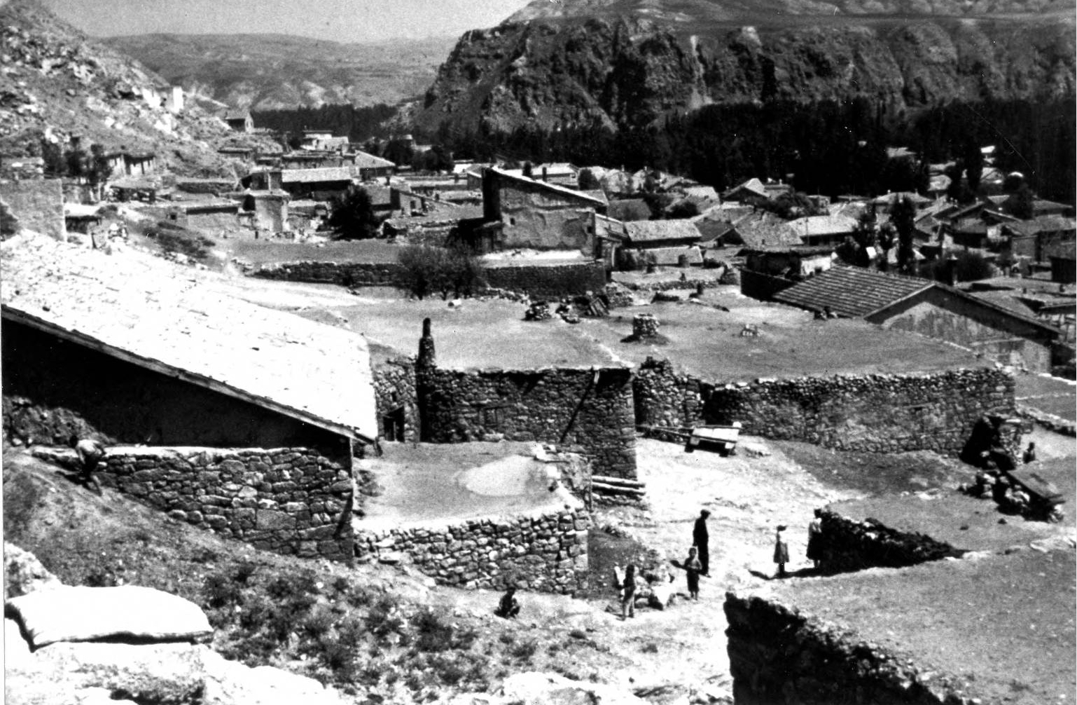 Eski Sivas Resimleri: Sivas, Zara